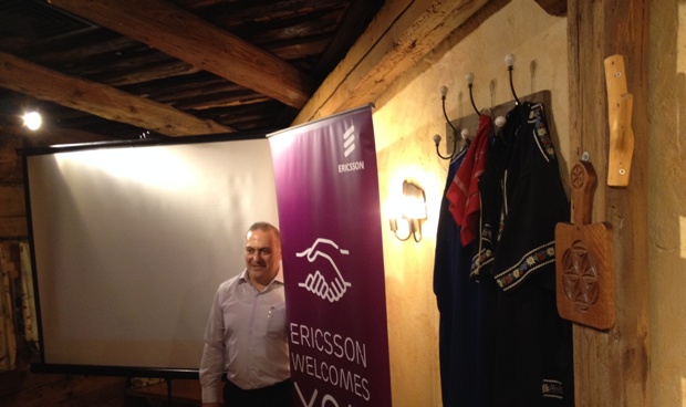 Sam Saba - Hybrid.co.id