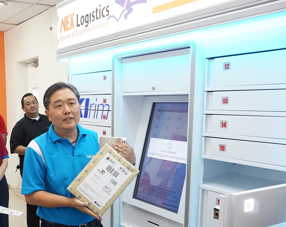 CEO Blibli Kusumo Martanto memperagakan NEX-KITA / Blibli - Hybrid.co.id