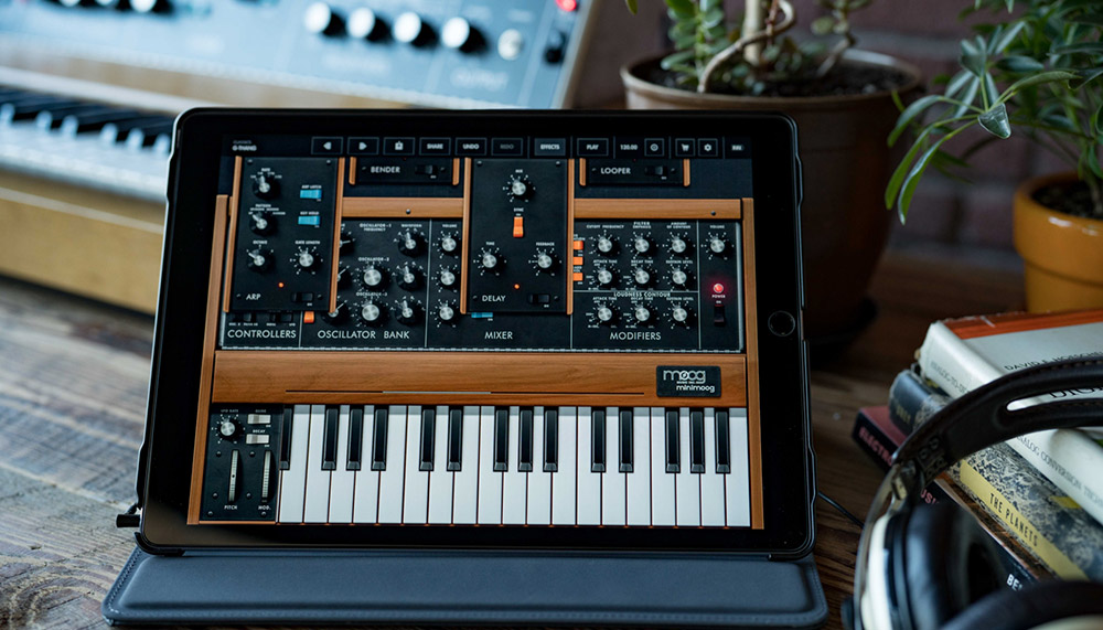 Minimoog Model D App - Hybrid.co.id